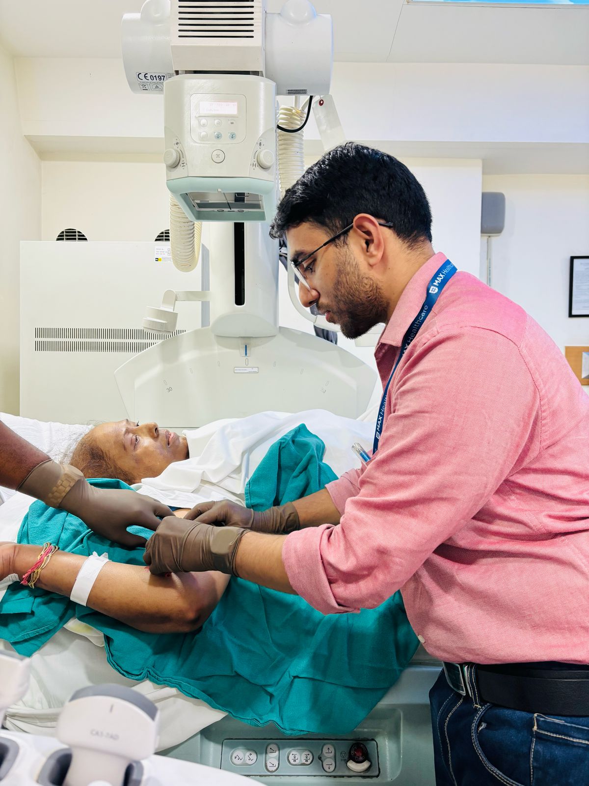 Dr. Siddharth Tewari